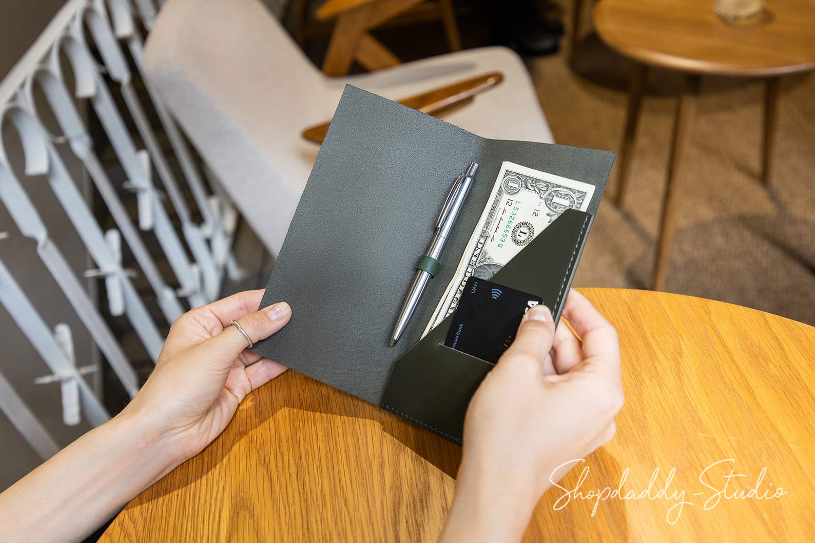 leather bill presenter